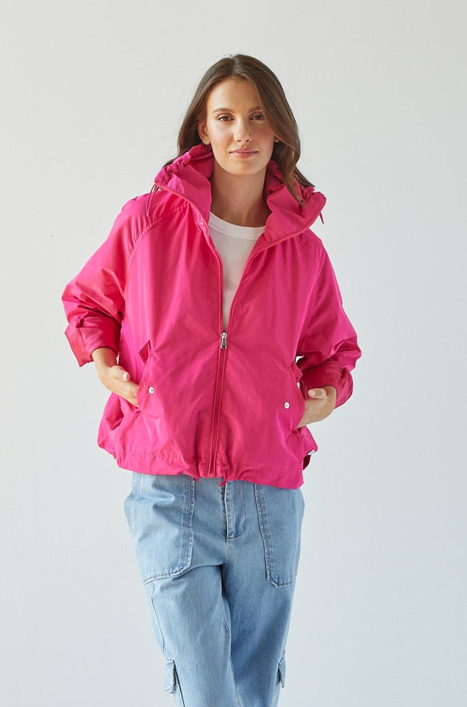 Ryder bomber w/ hidden hood, toggle detail & lateral snaps opening